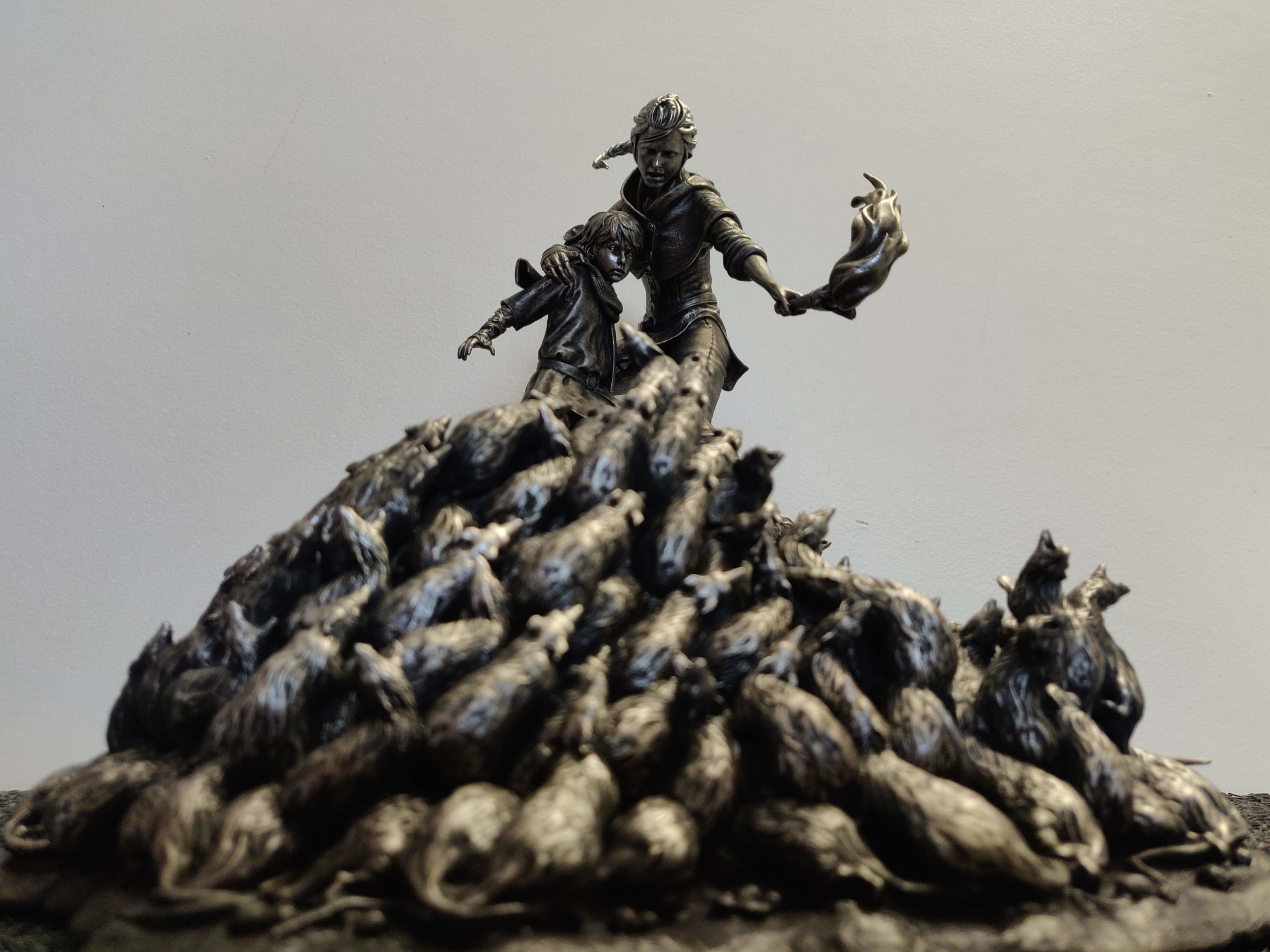 Unboxing : Amicia & Hugo Premium Statue - Silver Edition / A Plague Tale